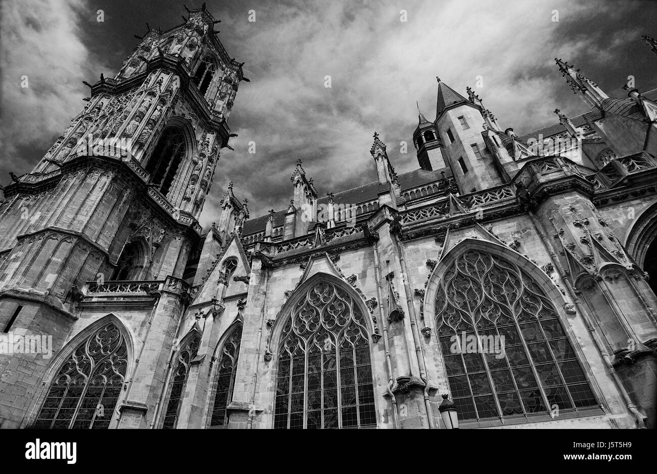 Gothic basilica architecture Black and White Stock Photos & Images - Alamy