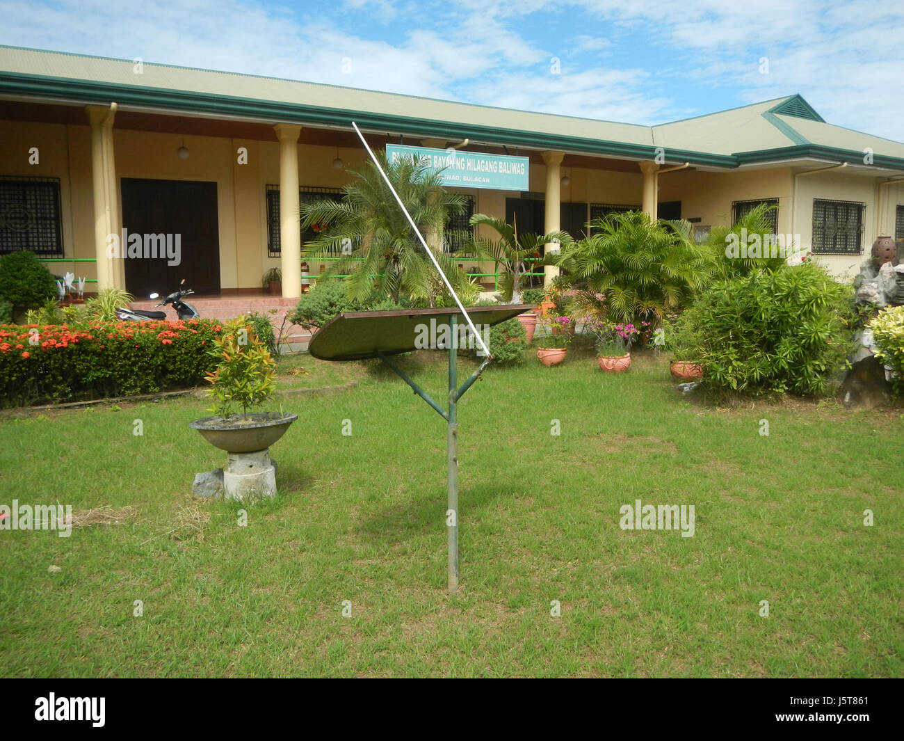 Sundial elementary school hi-res stock photography and images - Alamy