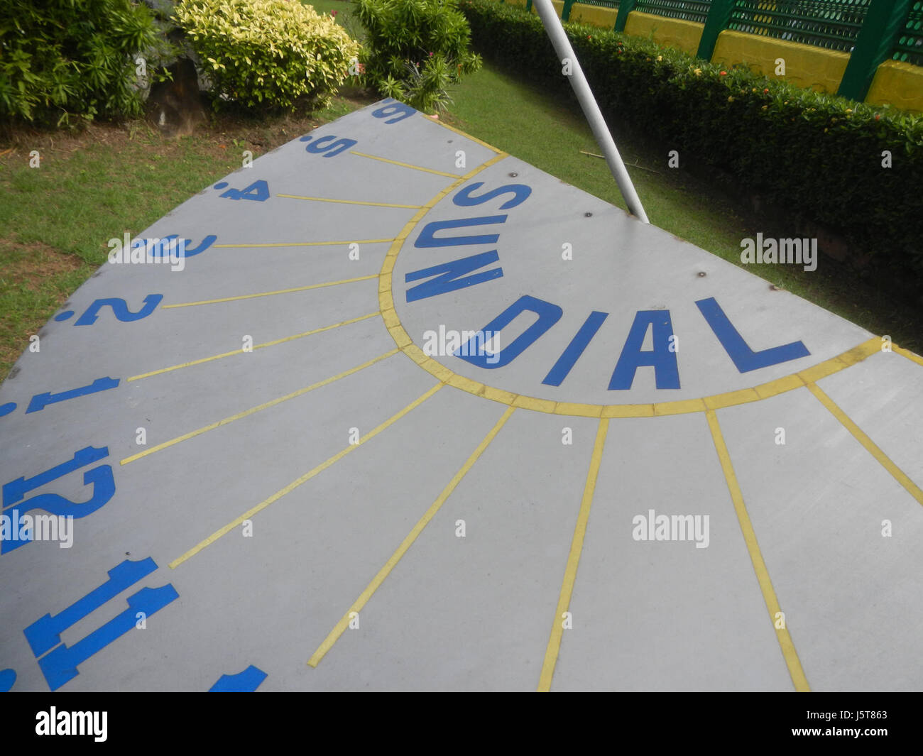 Sundial elementary school hi-res stock photography and images - Alamy