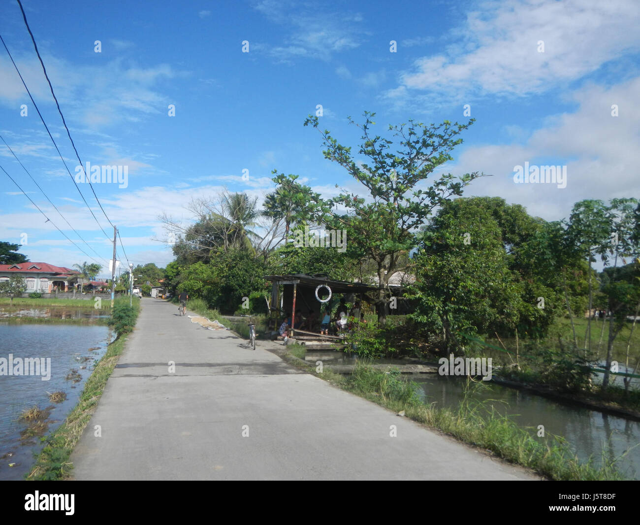 02370 Boundary, welcome monuments Apalit San Simon San Luis, Pampanga ...