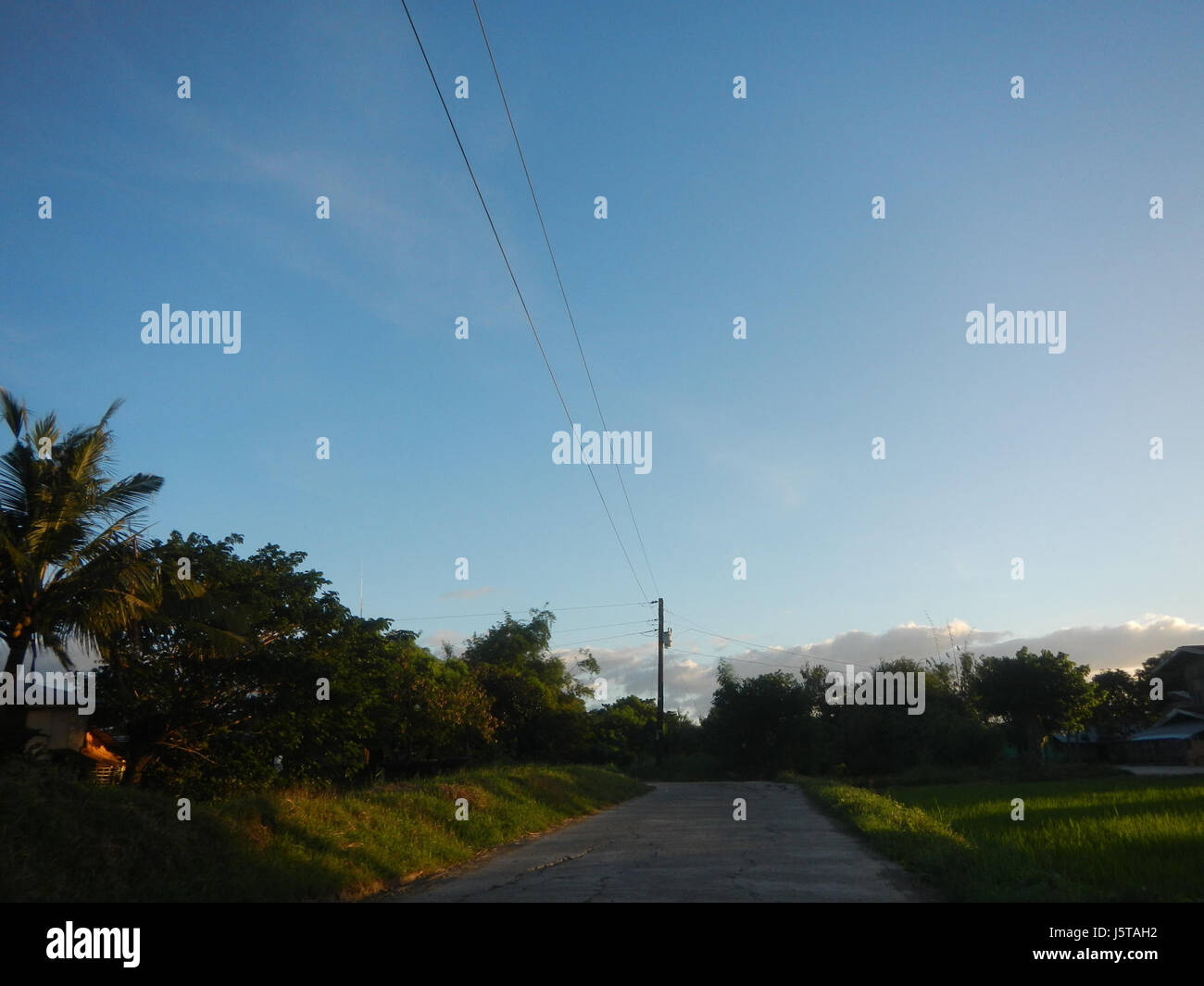 The Cuayang Bugtong Welcome Arch in Candaba, Pampanga marks the entry ...