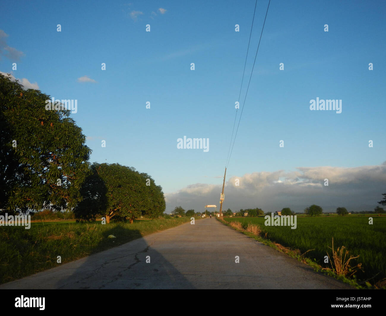 The Welcome Arch in Cuayang Bugtong, Candaba, Pampanga, marks the ...