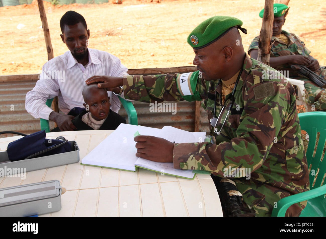 03 AMISOM CONDUCTS MEDICAP IN KISMAAYO.jpg (15354415458 Stock Photo - Alamy
