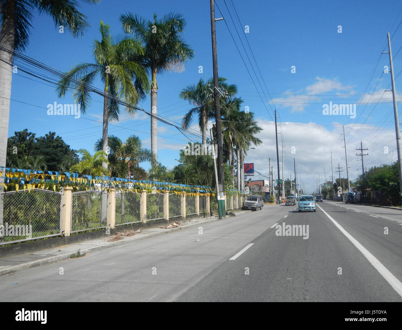 The MacArthur Highway section 17, which passes through Malolos and ...