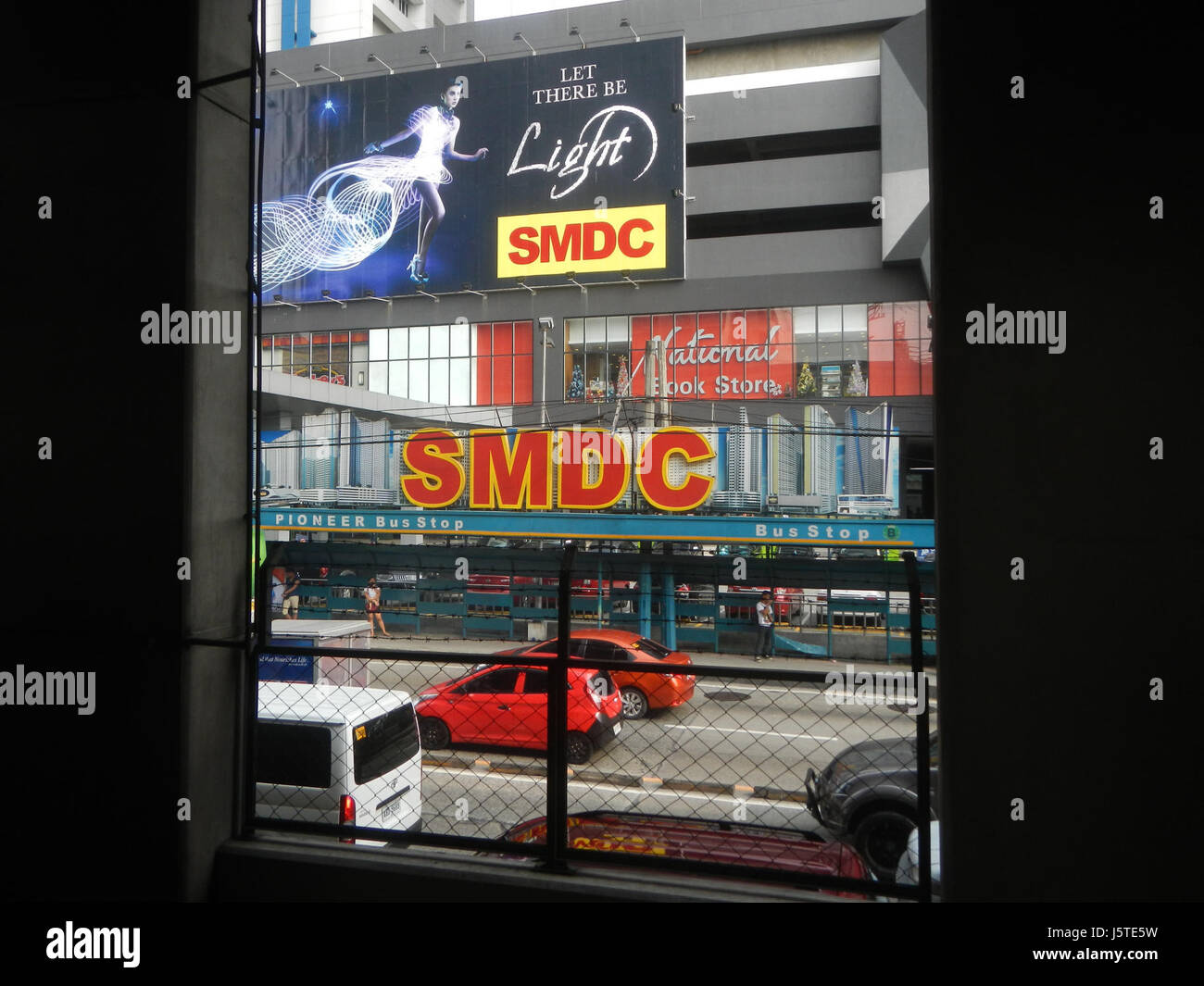 Boni MRT Station is located in Mandaluyong City, Metro Manila ...