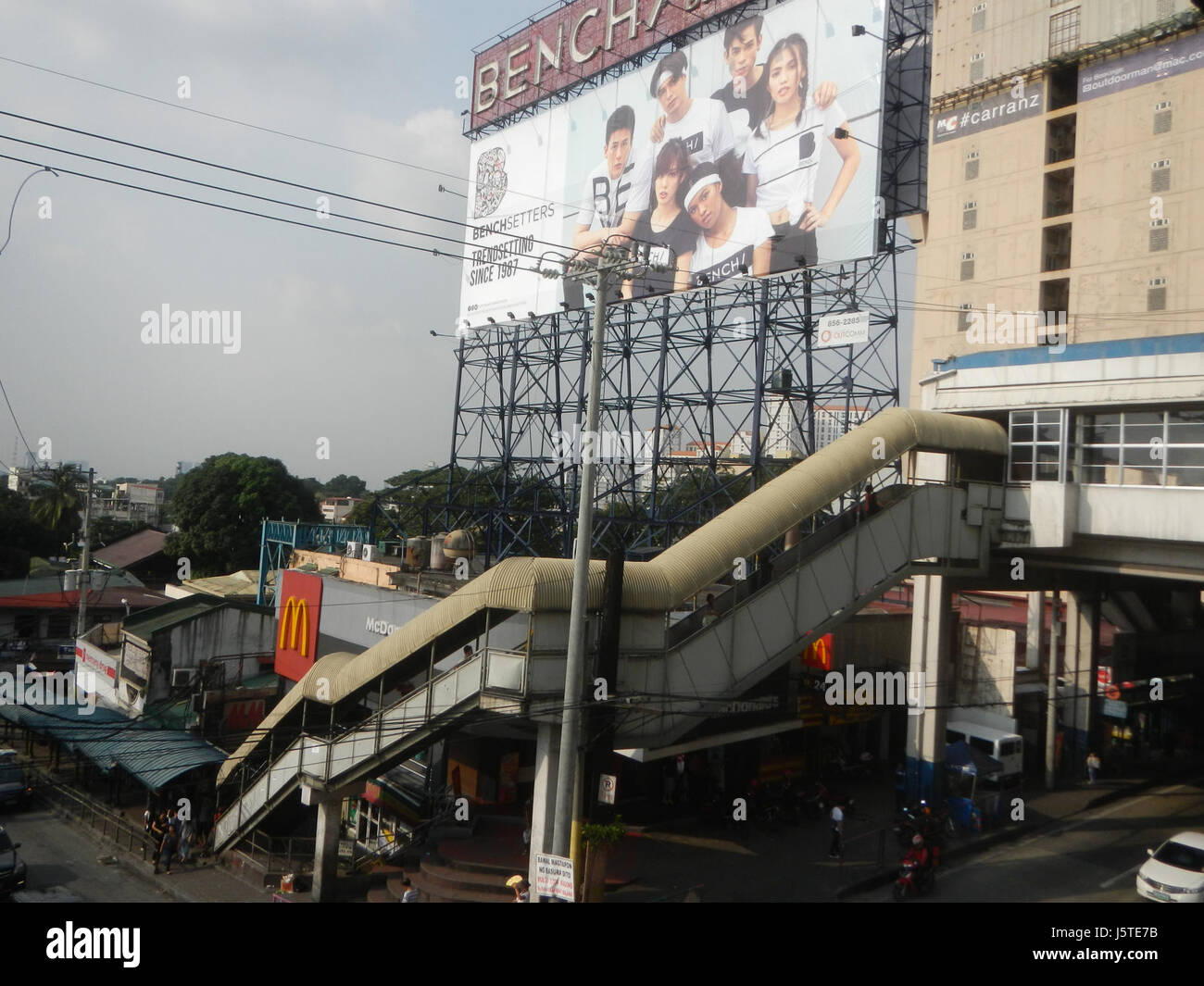 02705 Light Mall Light Residences SMDC EDSA Boni Pioneer Woodlands ...