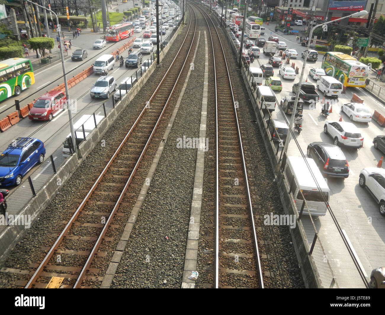 02730 Light Mall Residences SMDC EDSA Boni Pioneer Woodlands ...