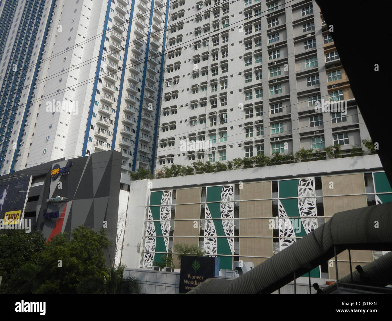 02730 Light Mall Residences SMDC EDSA Boni Pioneer Woodlands ...