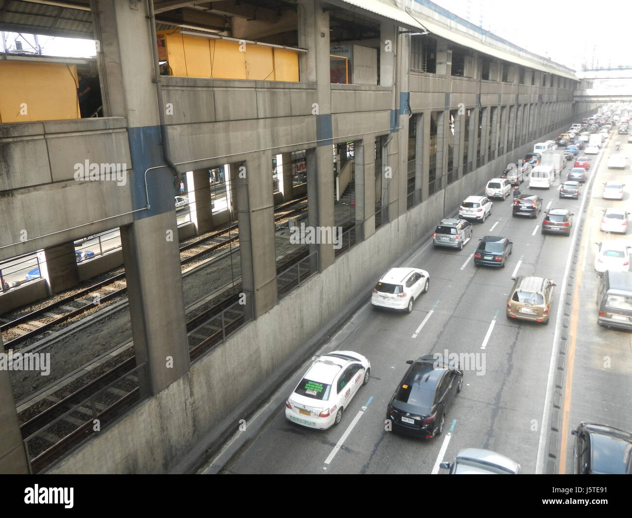 02730 Light Mall Residences SMDC EDSA Boni Pioneer Woodlands ...