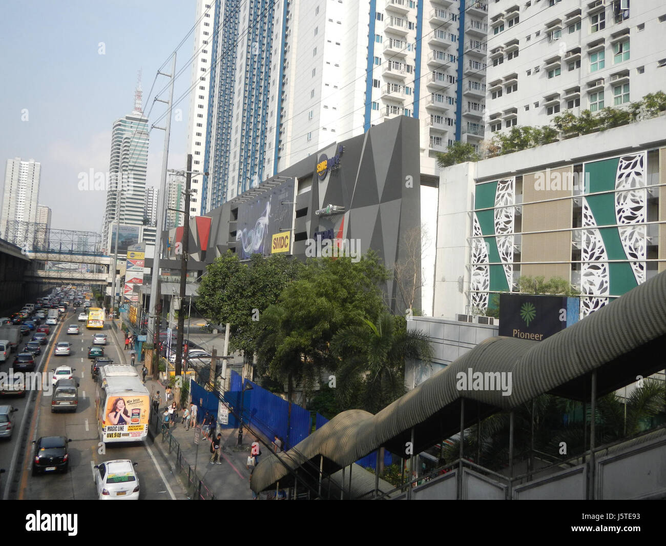 The Light Mall Residences is a mixed-use development in Mandaluyong ...