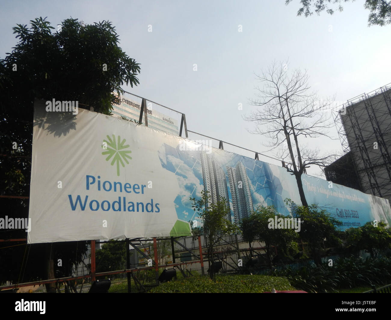 A description of Forum Robinsons and Cybergate malls located along EDSA ...