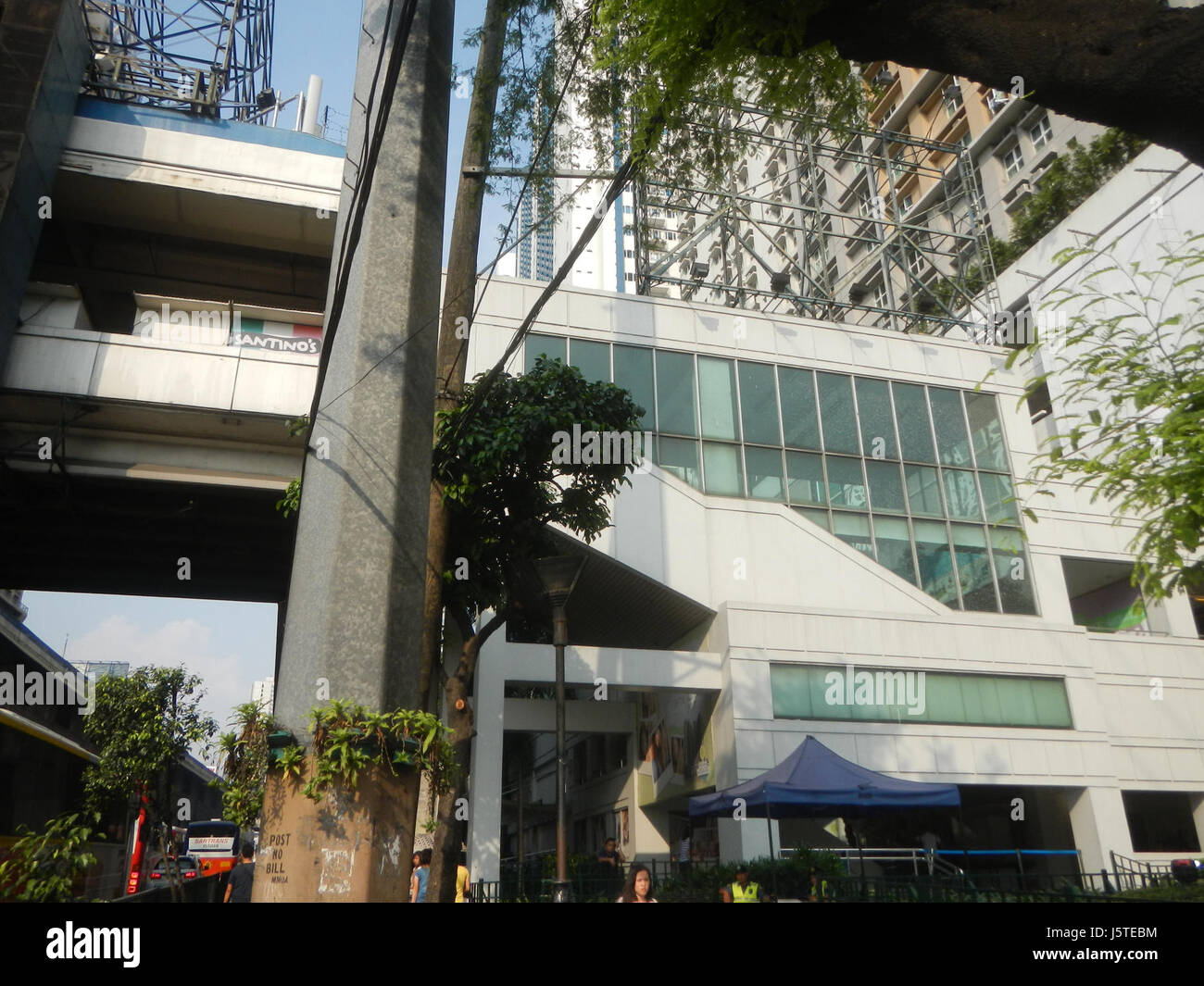 02803 Forum Robinsons Cybergate Malls EDSA Boni Pioneer Woodlands ...