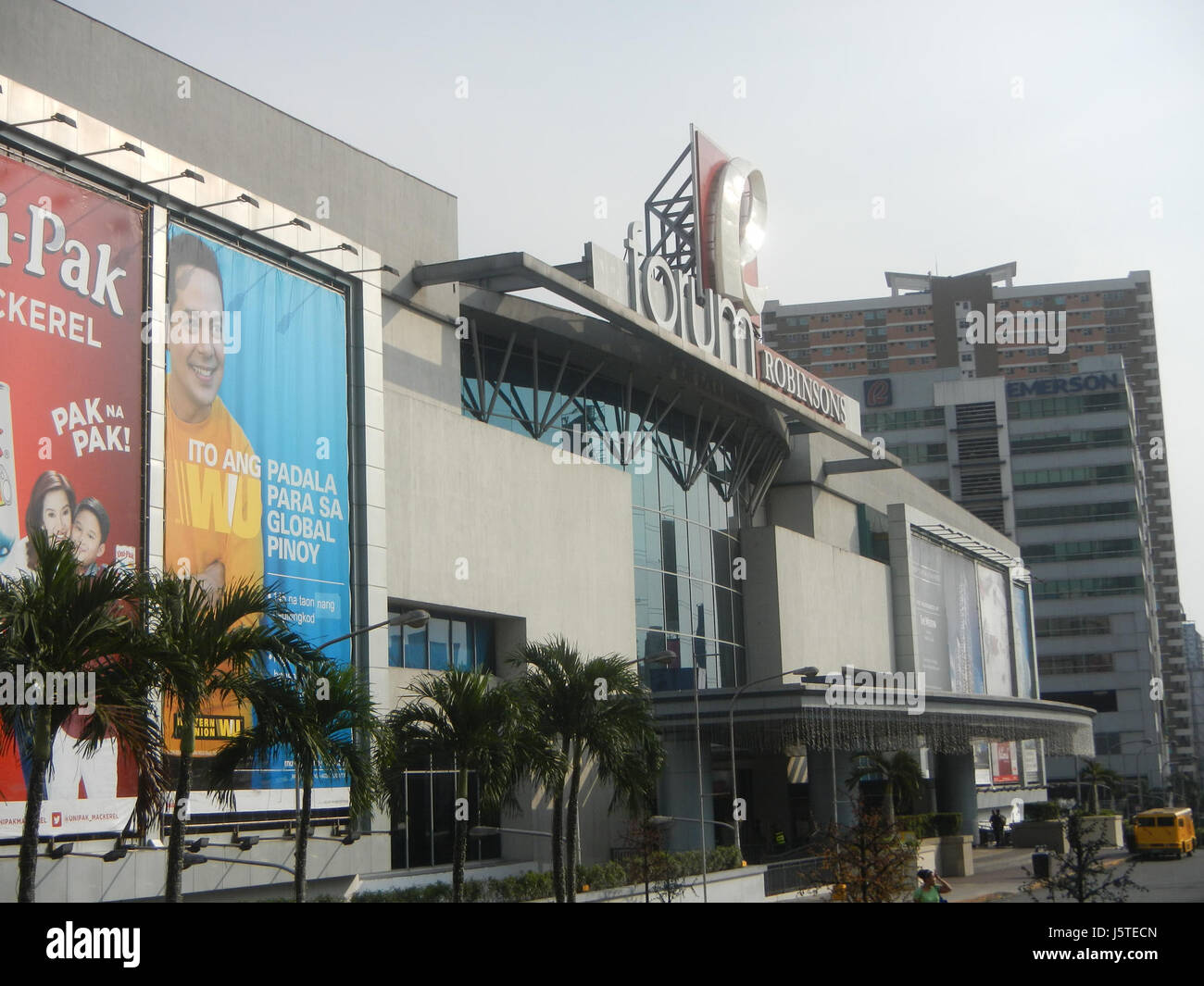 This image highlights the Forum Robinsons and Cybergate Malls located ...