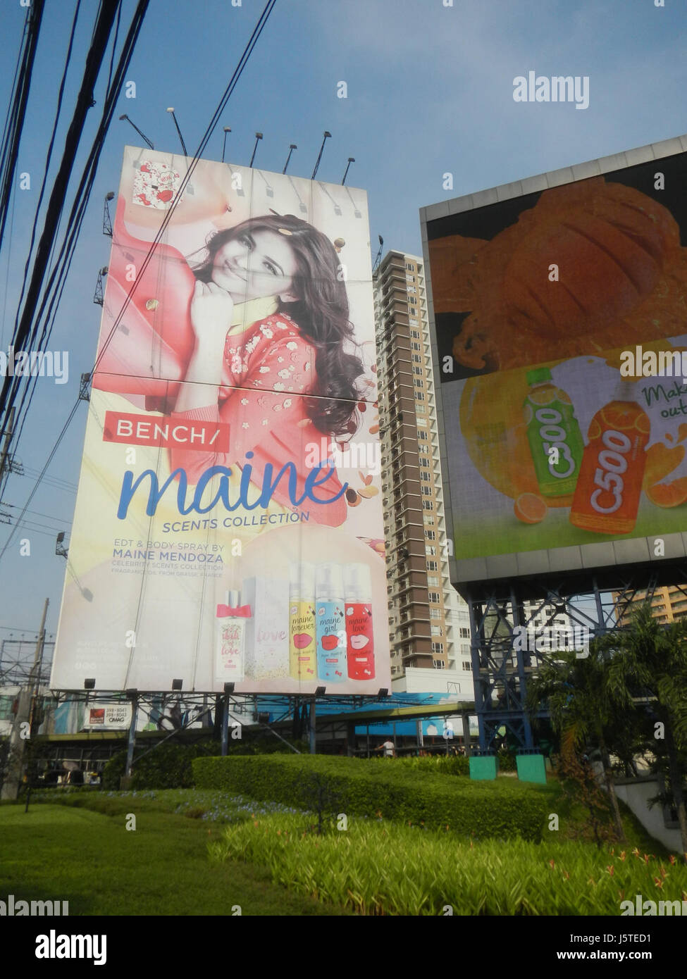 02828 Forum Robinsons Cybergate Malls EDSA Boni Pioneer Street ...