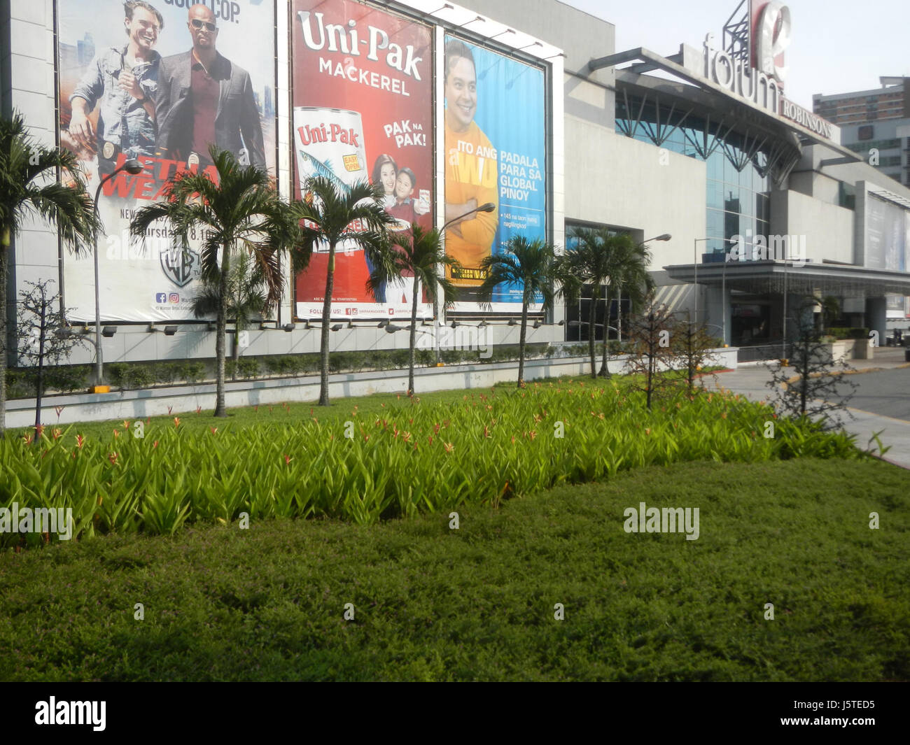 This image represents the Forum Robinsons and Cybergate Malls, located ...
