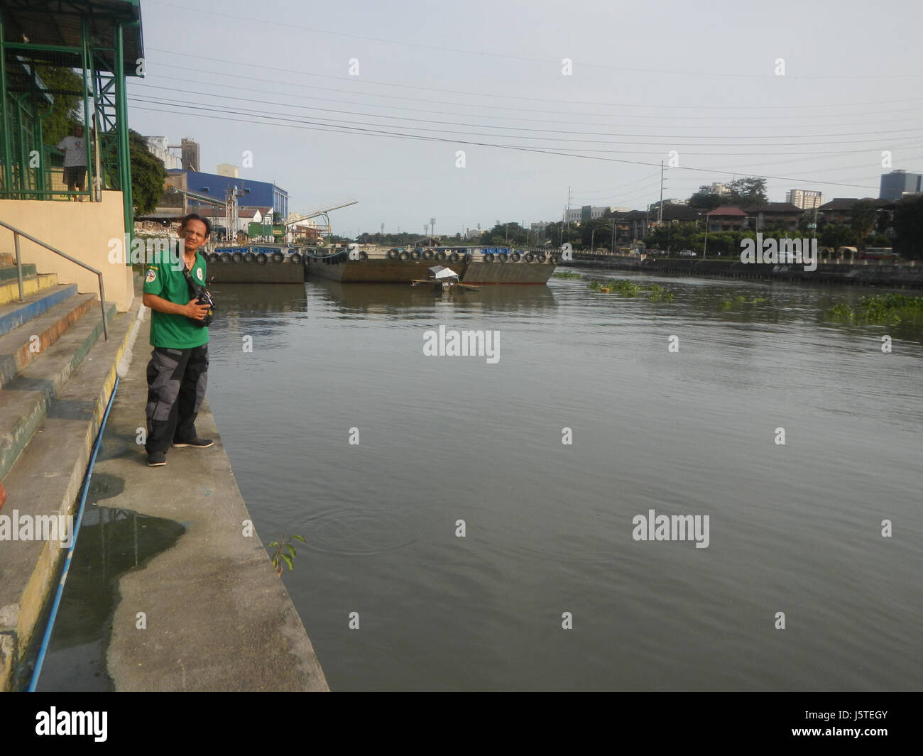 Aerial philippines manila mandaluyong city hi-res stock photography and ...