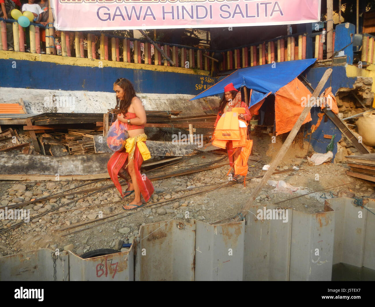 Barangays Pistang Daluyong and Buayang Bato along the Pasig River in ...