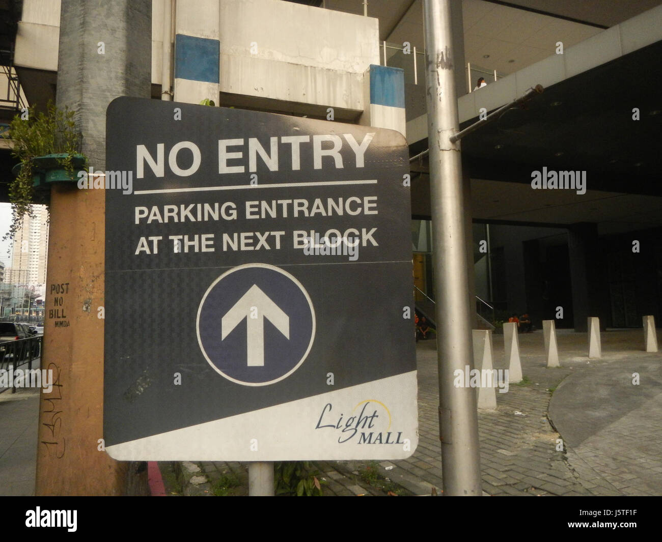 03536 Light Mall Light Residences SMDC EDSA Boni Pioneer Mandaluyong ...