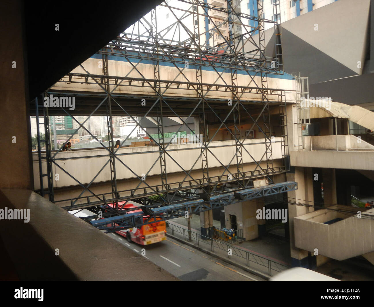 03566 Light Mall Light Residences SMDC EDSA Boni Pioneer Mandaluyong ...