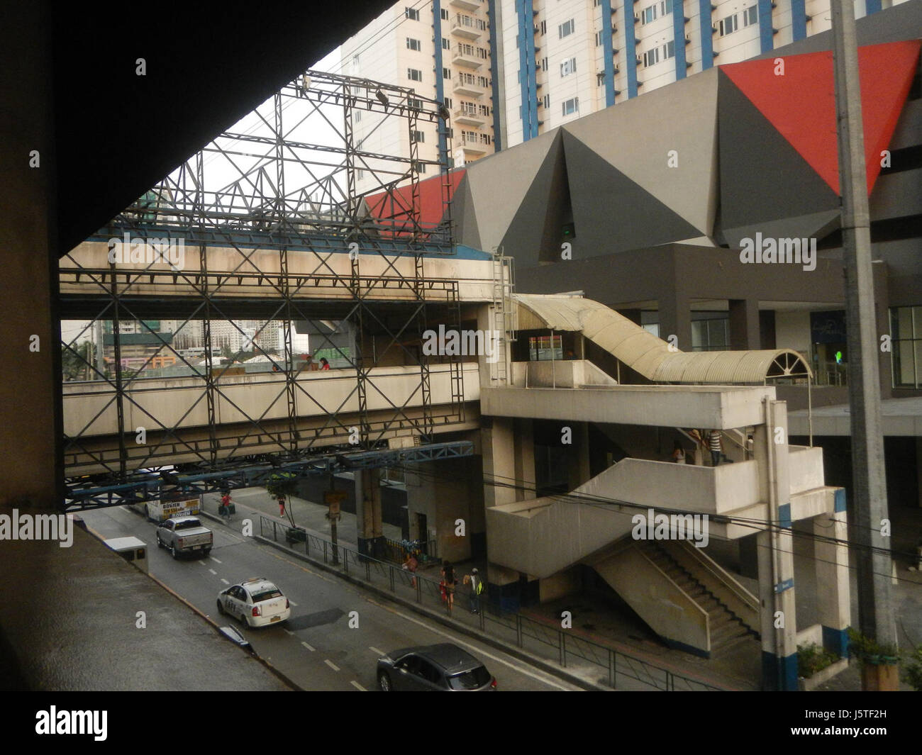 03566 Light Mall Light Residences SMDC EDSA Boni Pioneer Mandaluyong ...