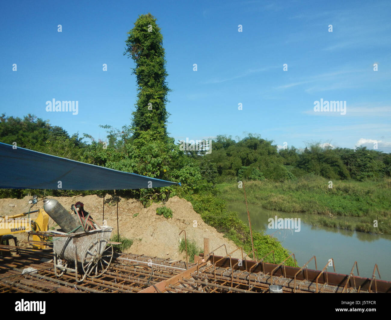 The Maharlika Highwayâ€™s Maasim Bridge, located between San Rafael and ...