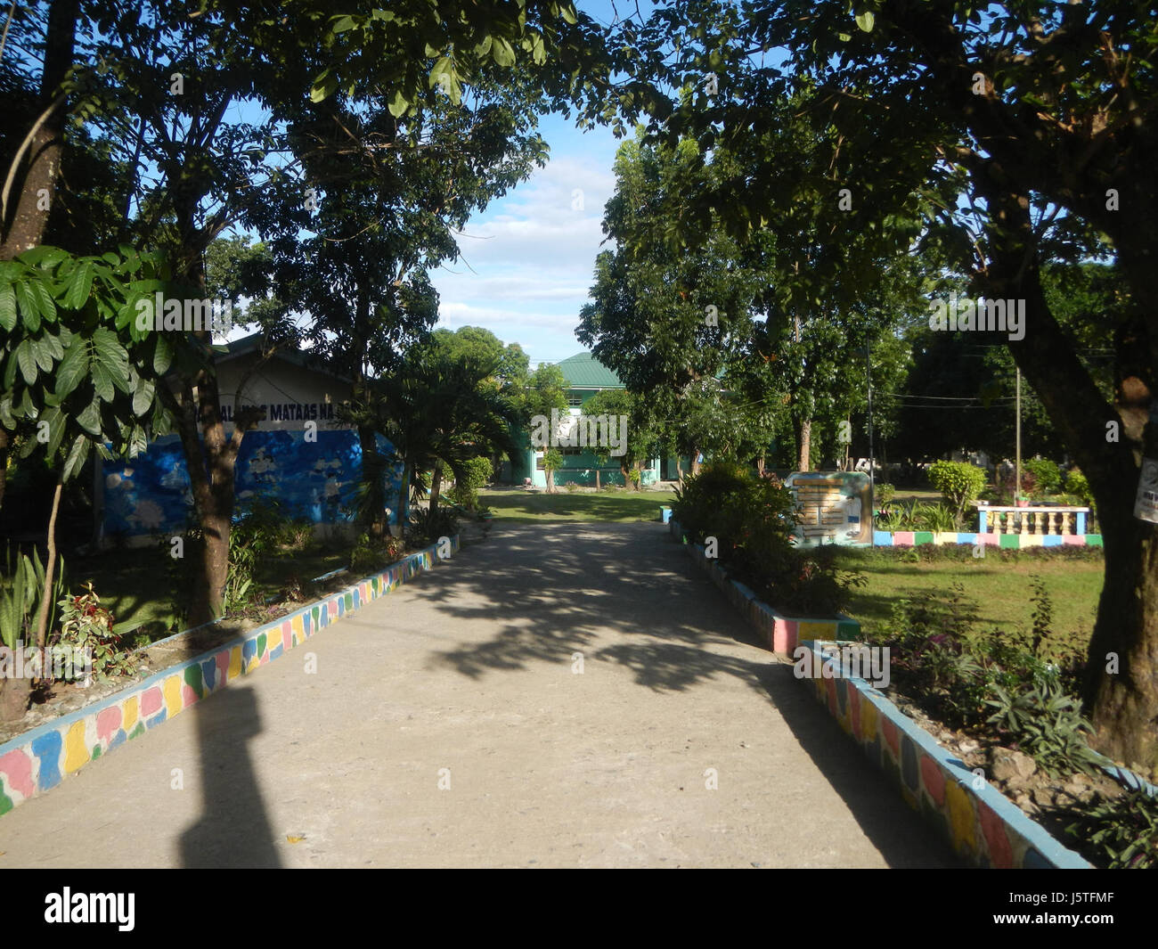 04425 Mataas na Parang Elementary School 01 Stock Photo - Alamy