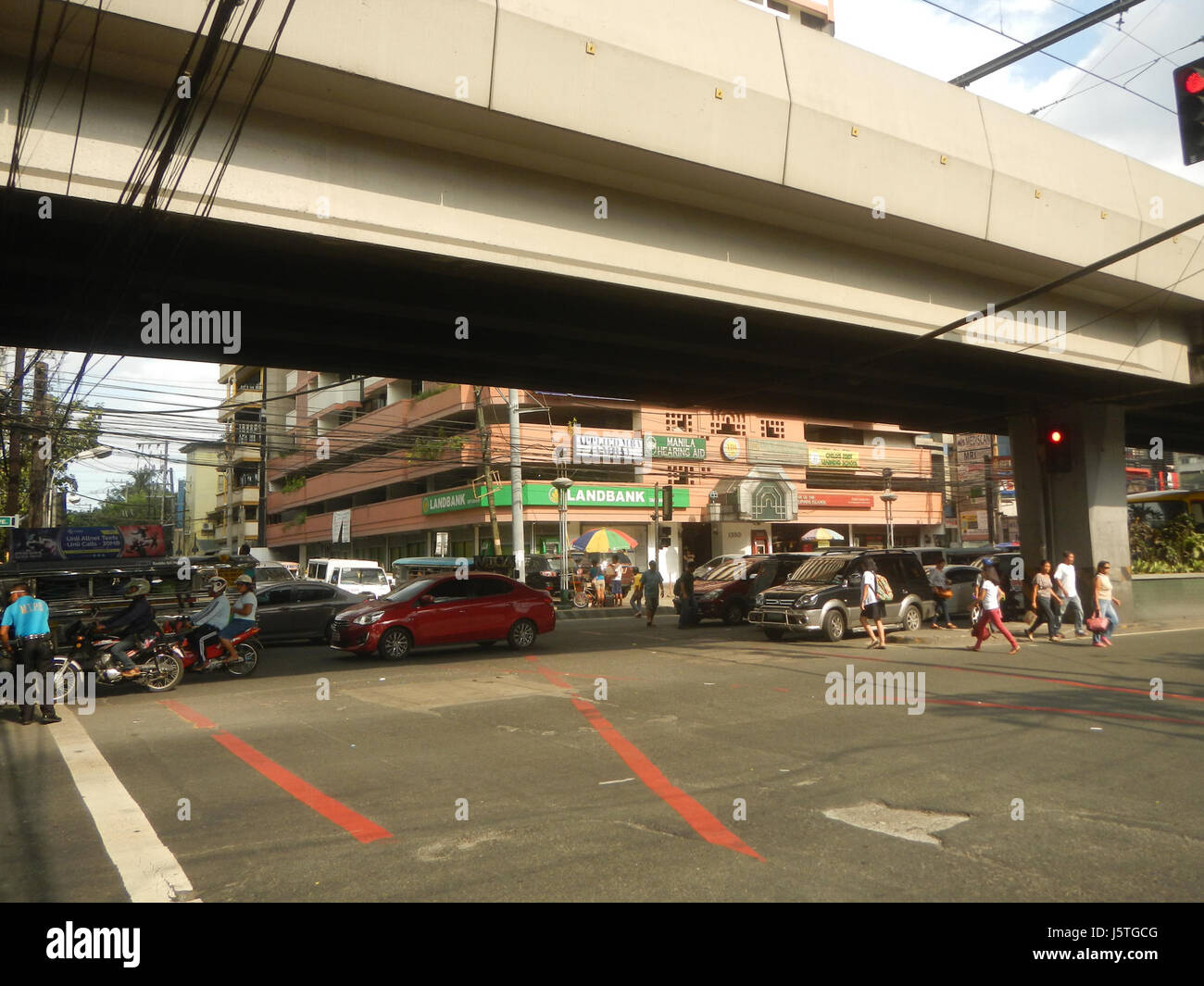 Traffic intersection in manila philippines hi-res stock photography and ...