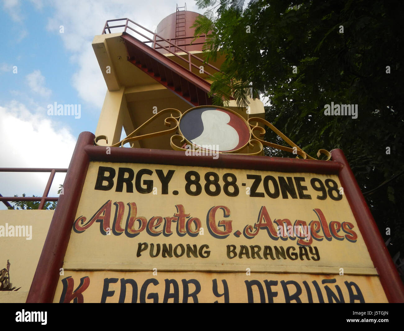 Lambingan Bridge spans the Pasig River, connecting the Santa Ana ...
