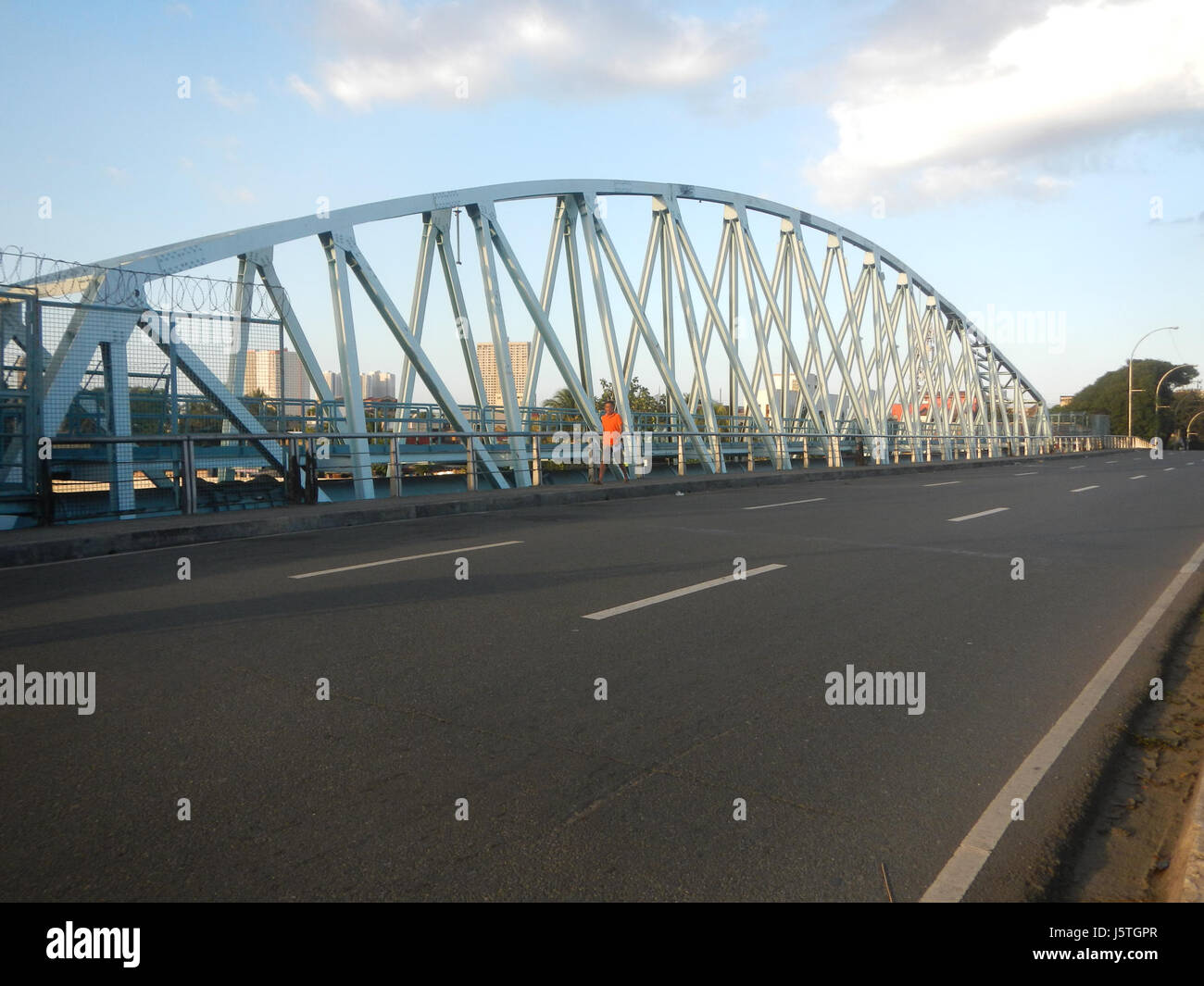04982 lambingan bridge maynilad water hi-res stock photography and ...