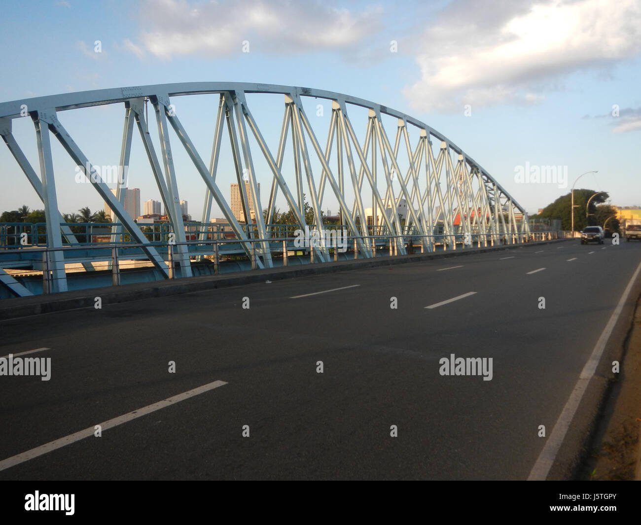 04982 lambingan bridge maynilad water hi-res stock photography and ...