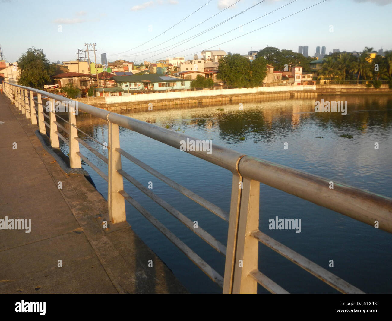 The Lambingan Bridge is a key bridge spanning the Pasig River in the ...
