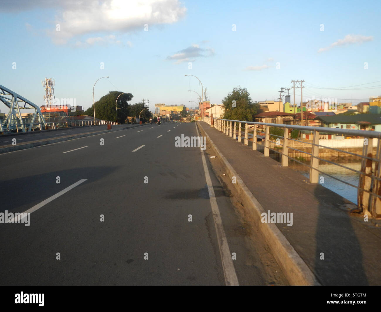 The Lambingan Bridge spans the Pasig River, connecting the Santa Ana ...