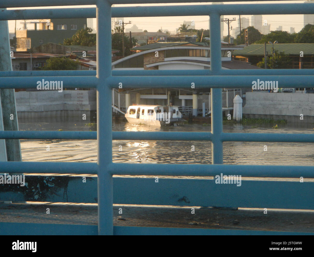 A photograph of Lambingan Bridge, located on the Pasig River in Santa ...