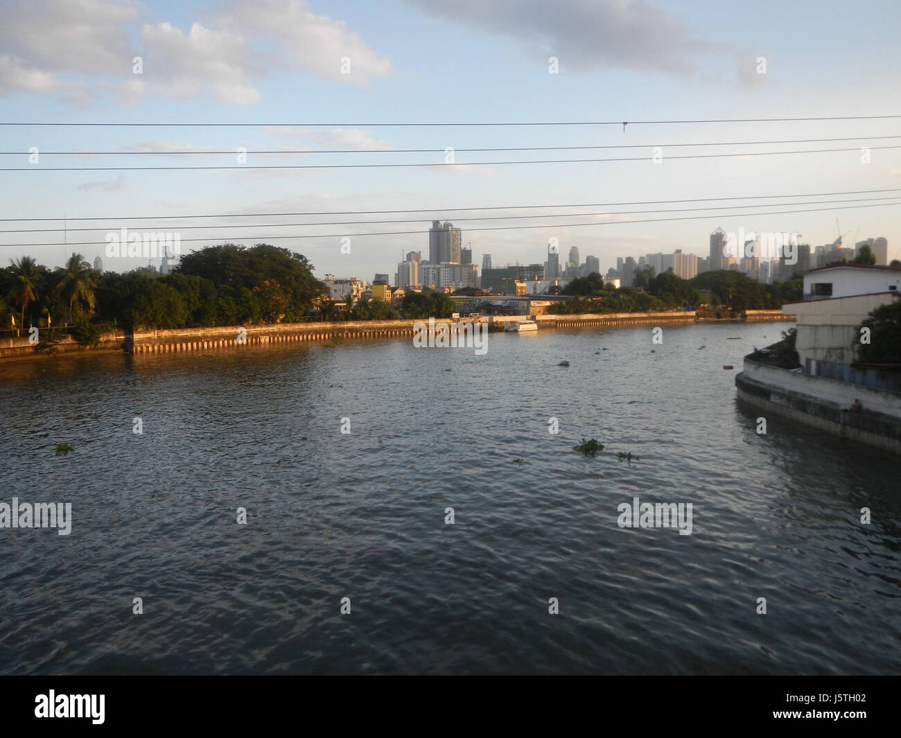 The Lambingan Bridge is a vital structure spanning the Pasig River in ...