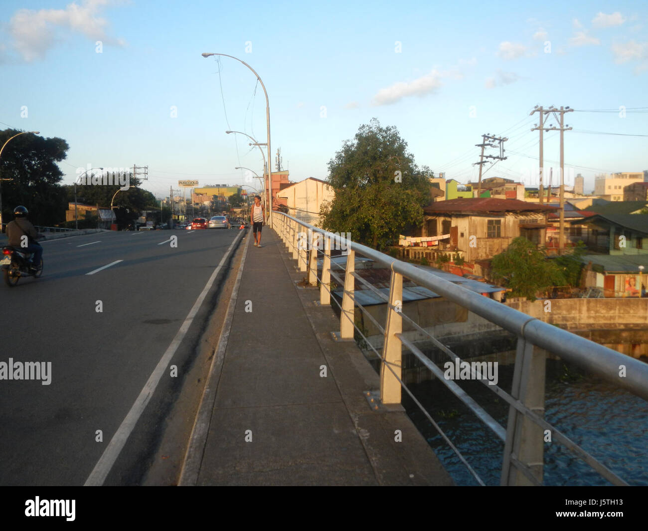Lambingan Bridge in Santa Ana, Manila, spans the Pasig River and is ...