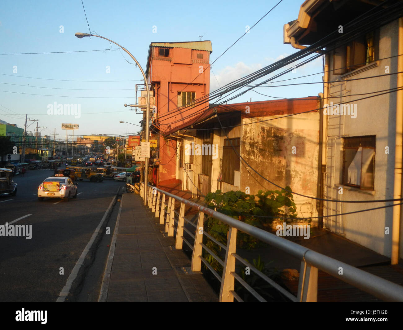 Lambingan Bridge is an important structure over the Pasig River in ...