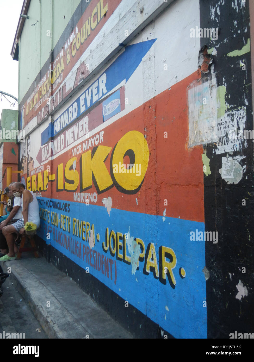 This image captures a sunset view from Kalentong, Santa Ana ...