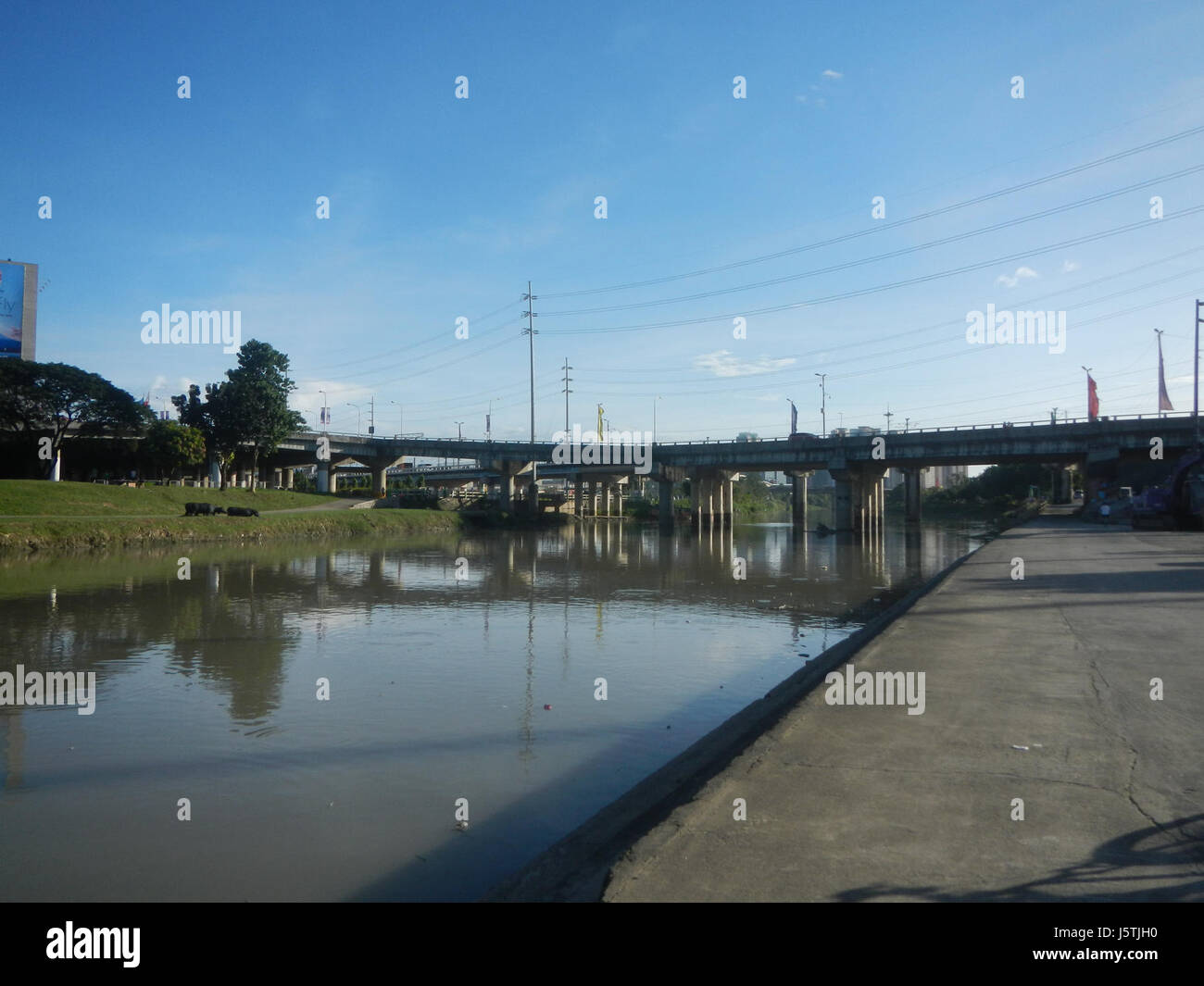0531 Barangka SM City LRT Line 19 Marcos Bridge Marikina Riverbanks ...
