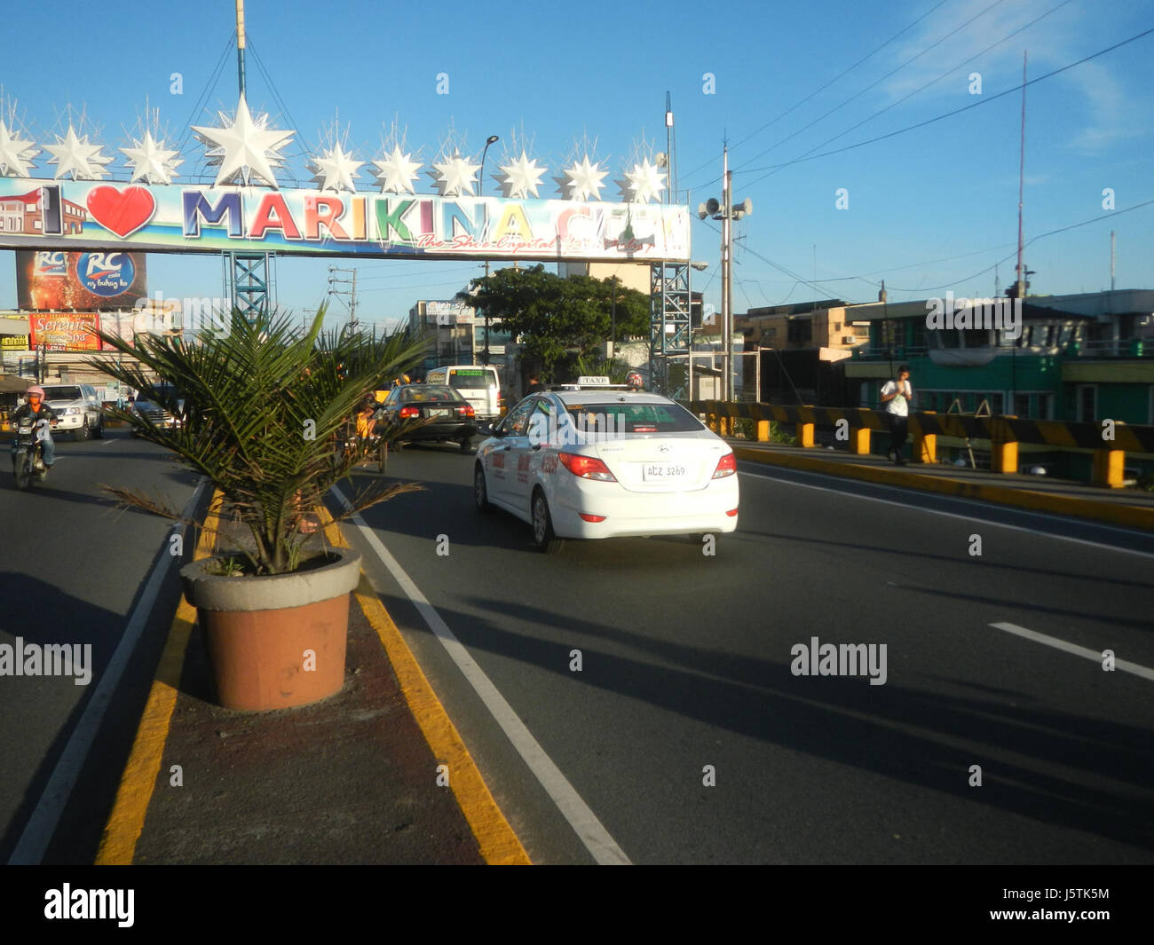 00311 Marikina Bridge City River 08 Stock Photo - Alamy