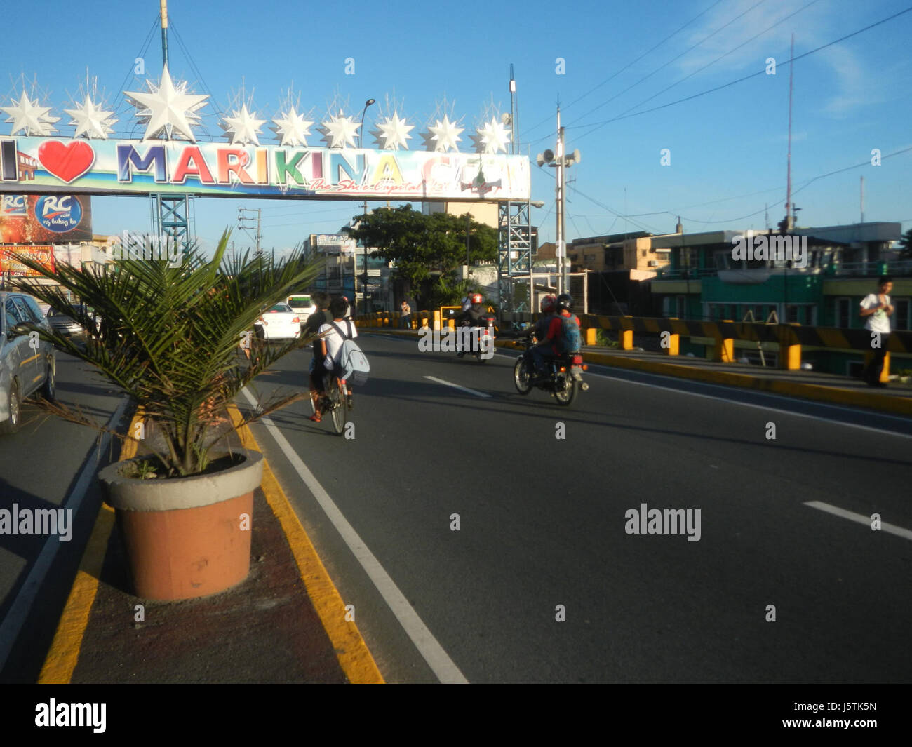 00311 Marikina Bridge City River 09 Stock Photo - Alamy