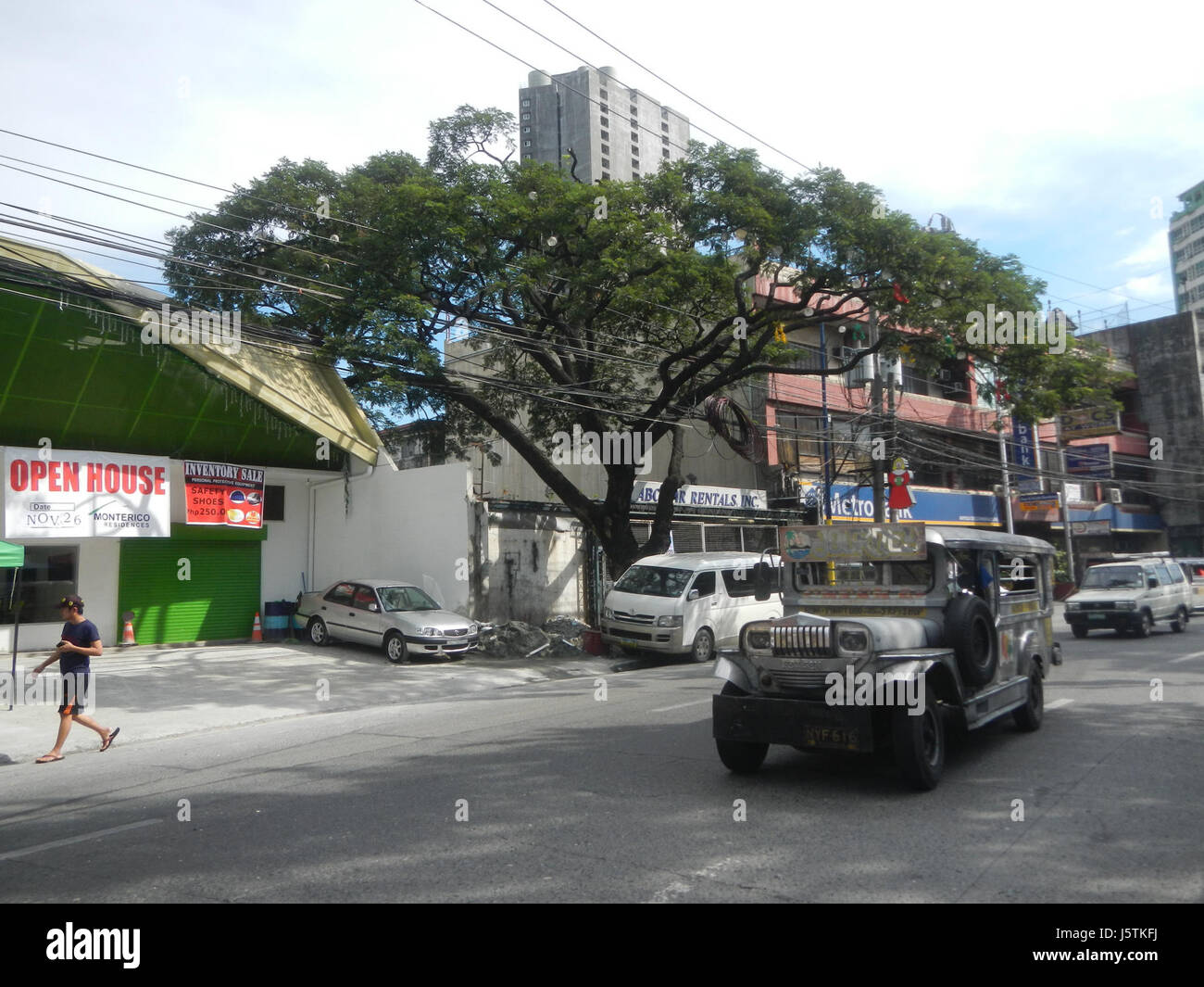 0037 Barangays Boni Avenue Maysilo Circle Monuments Plainview ...