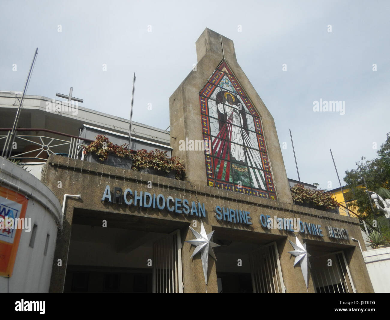 This image highlights the landmarks in the Mandaluyong district ...