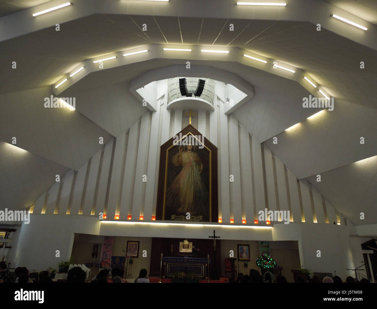 The Archdiocesan Shrine of the Divine Mercy in Mandaluyong City is a ...