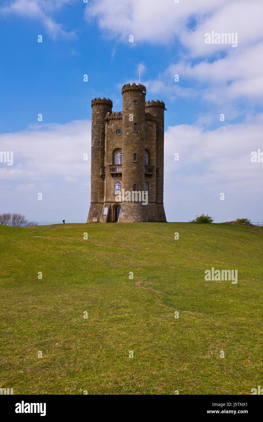 Broadway Tower built 18th Century looks over 13 Counties in the UK,used ...