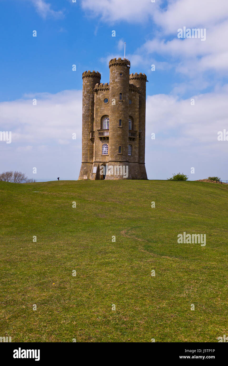 Broadway Tower built 18th Century looks over 13 Counties in the UK,used ...