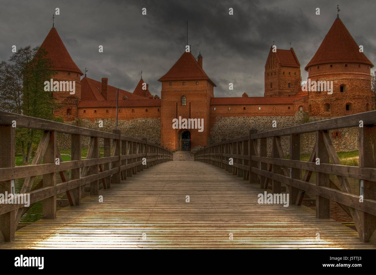 bridge lithuania chateau castle bridge tourist attraction brick ...