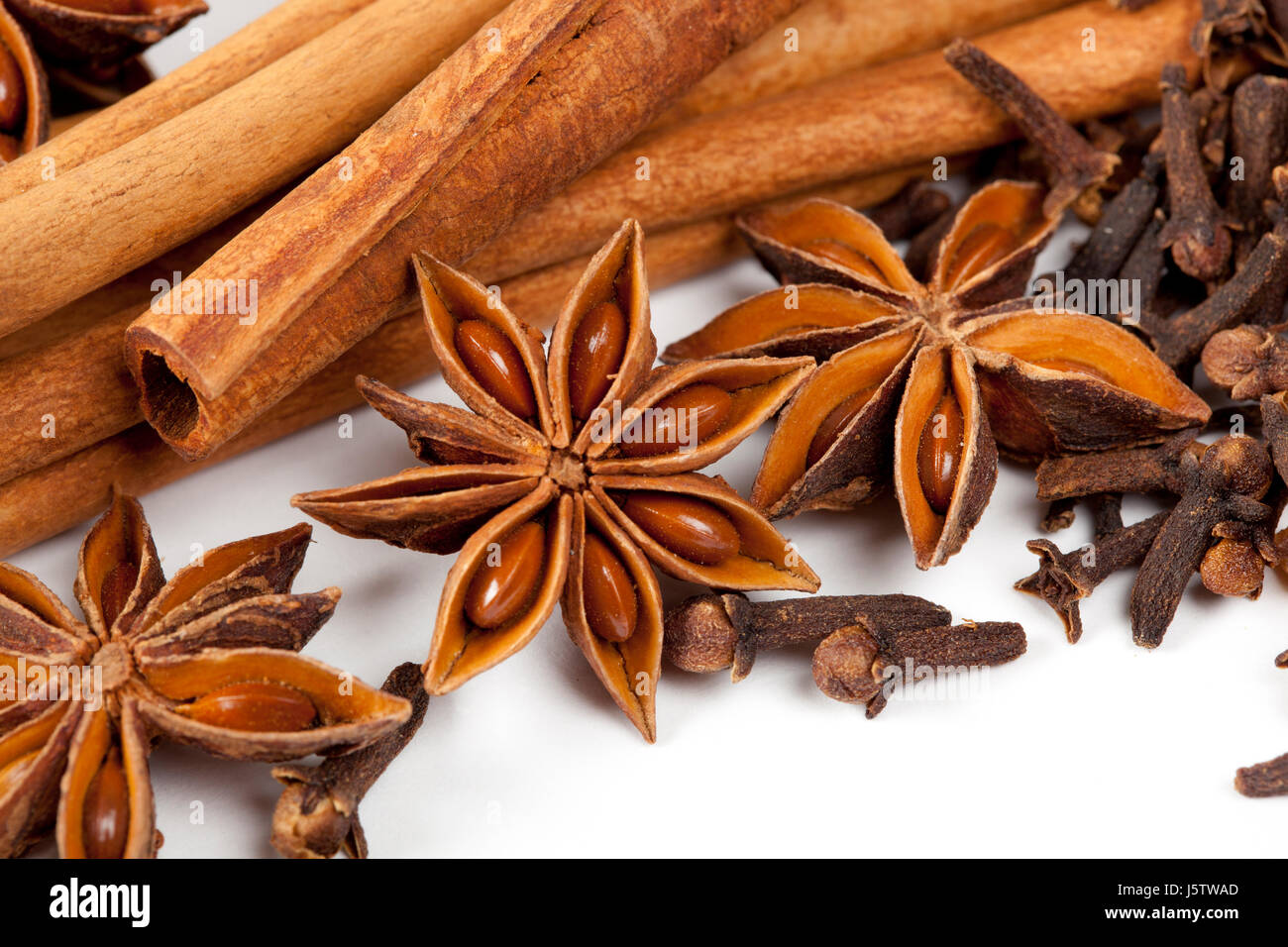 Star anise plant hi-res stock photography and images - Alamy