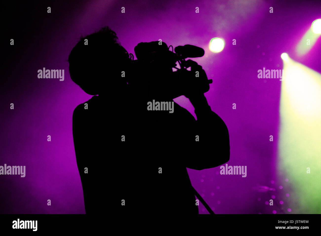 Recording cameraman hi-res stock photography and images - Alamy