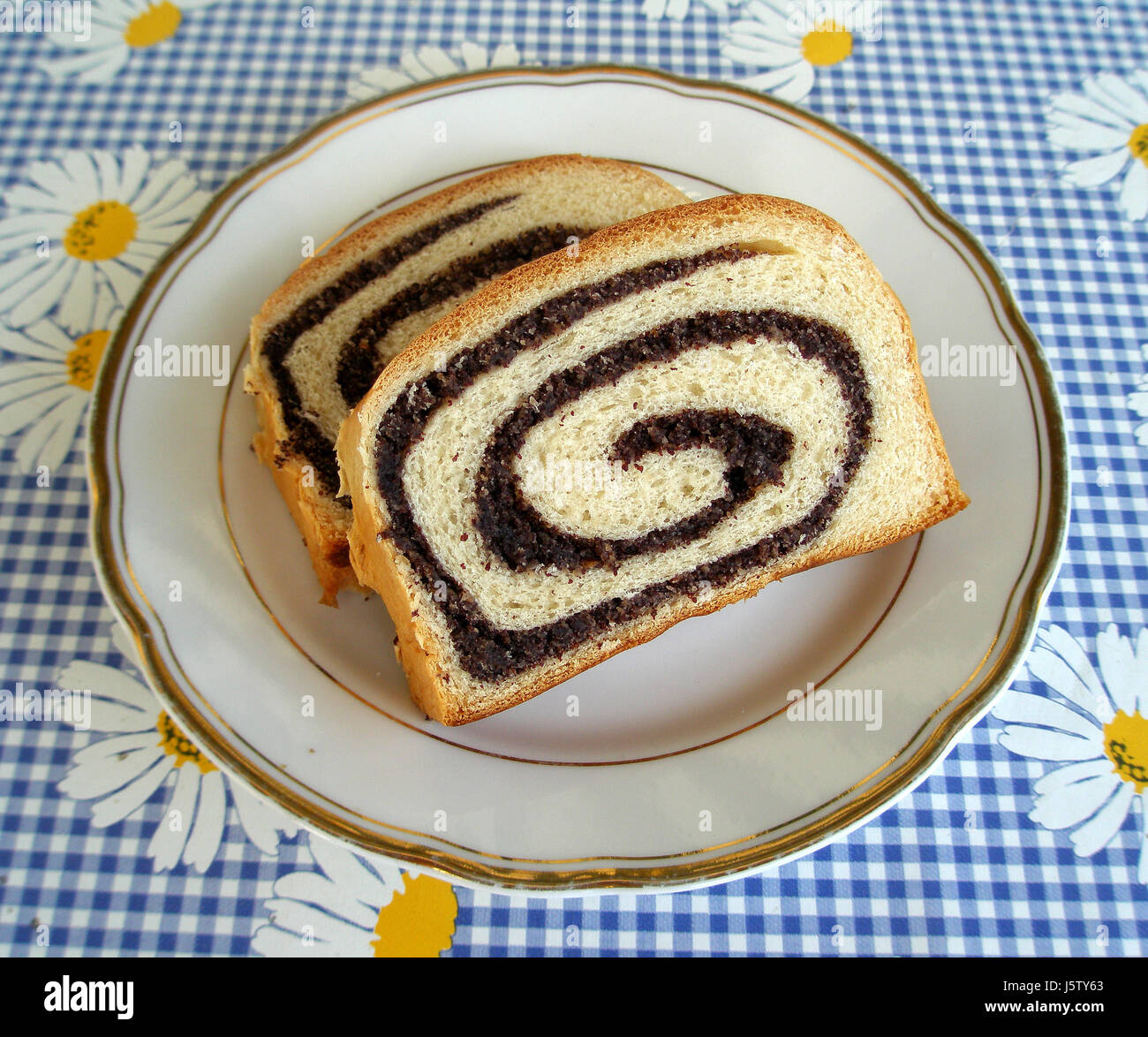 plate cake pie kitchens cakes pastry poppy cake pie whirlpool table ...