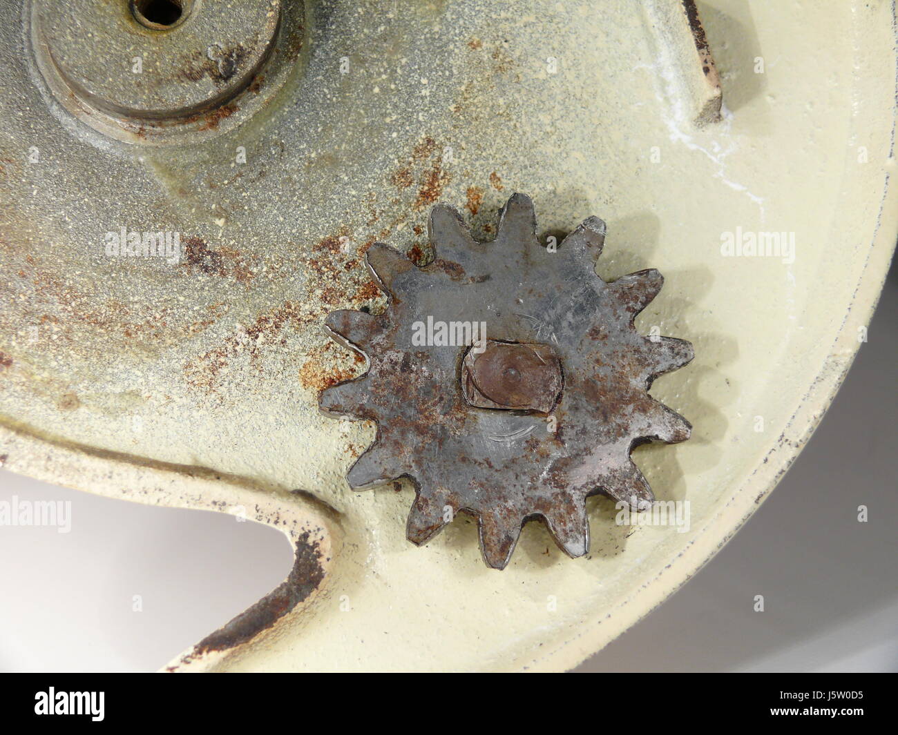 bread gear wheel cogwheel shaft nostalgia steel metal gear wheel ...